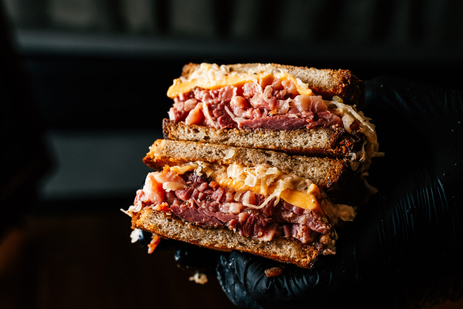 Burger Occi – 麻布十番店 - 熟成肉ハンバーガーと自家製パンとシャルキュトリーのサンドウィッチ